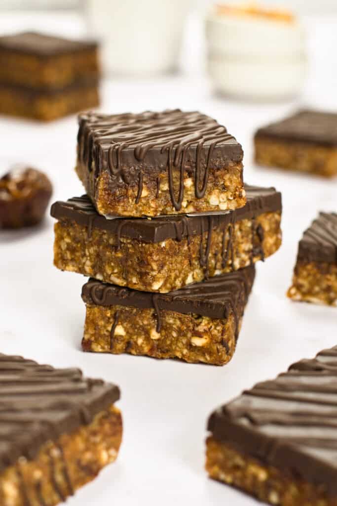 No Bake Chocolate Date Bars - Vegan Dessert Ideas