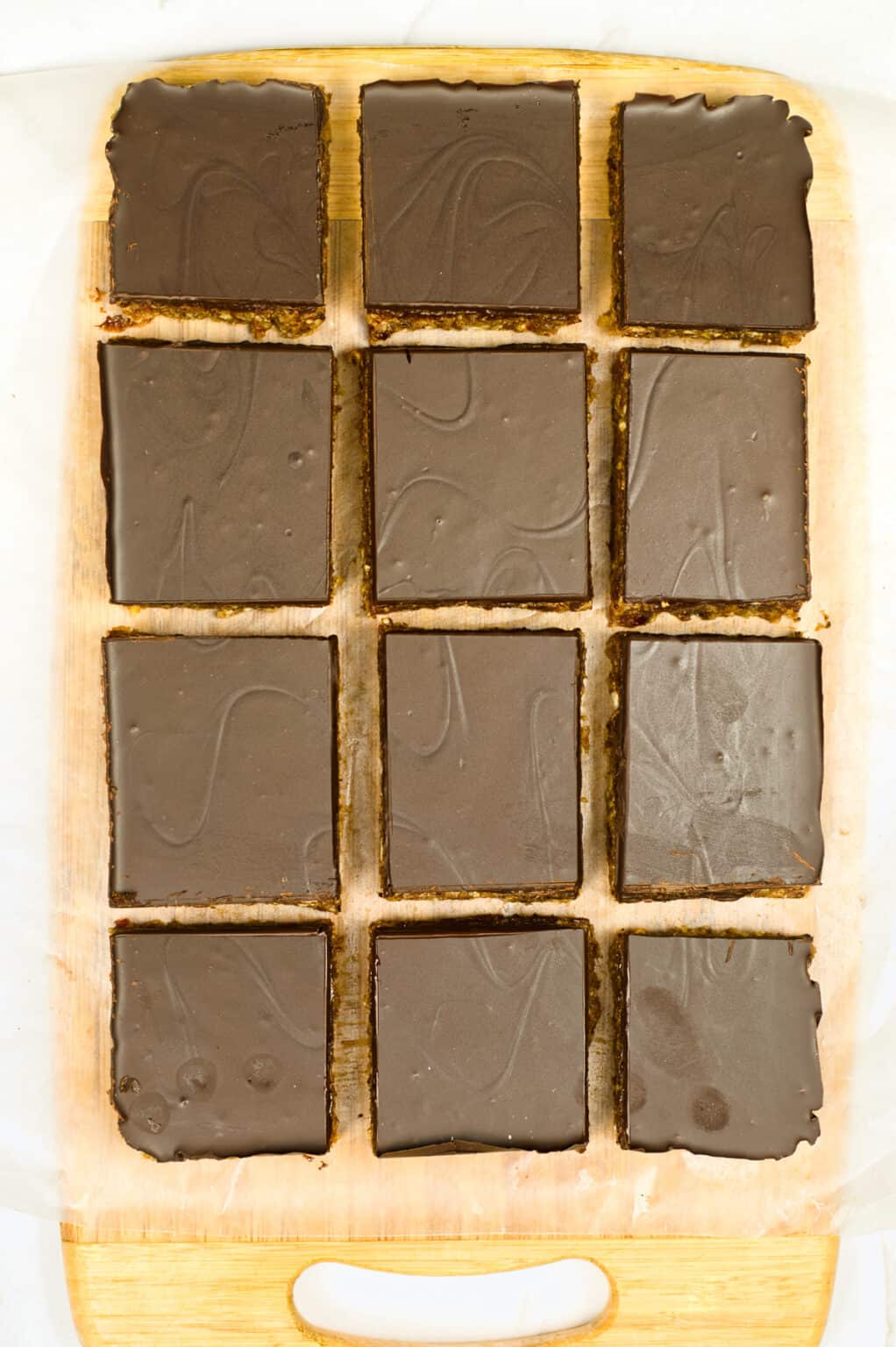 No Bake Chocolate Date Bars - Vegan Dessert Ideas